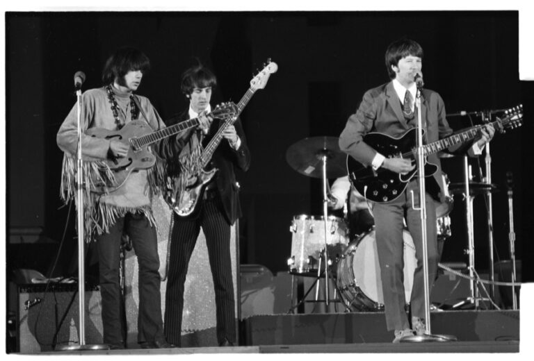 Buffalo Springfield – Looking back